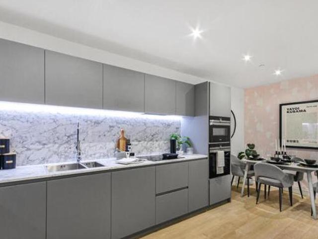 2 Bedroom Apartment For Sale In London