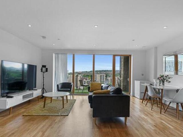2 Bedroom Apartment For Sale In London