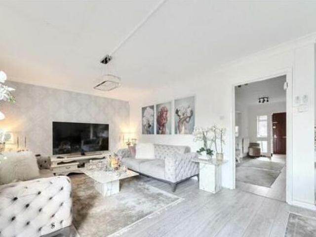 2 Bedroom Apartment For Sale In London