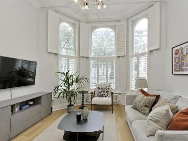 2 Bedroom Apartment For Sale In London