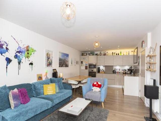 2 Bedroom Apartment For Sale In London
