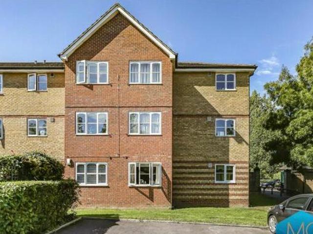 2 Bedroom Apartment For Sale In London