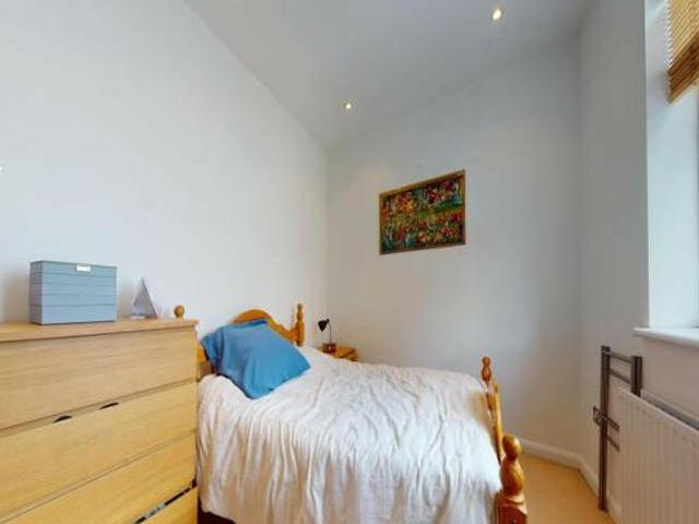 2 Bedroom Apartment For Sale In London