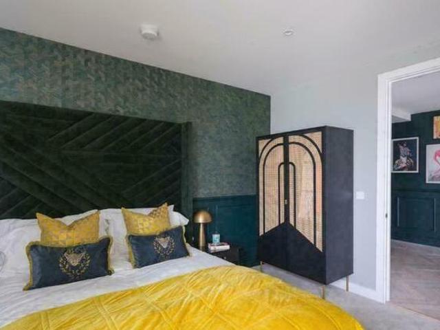 2 Bedroom Apartment For Sale In London