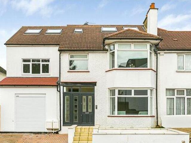 2 Bedroom Apartment For Sale In London