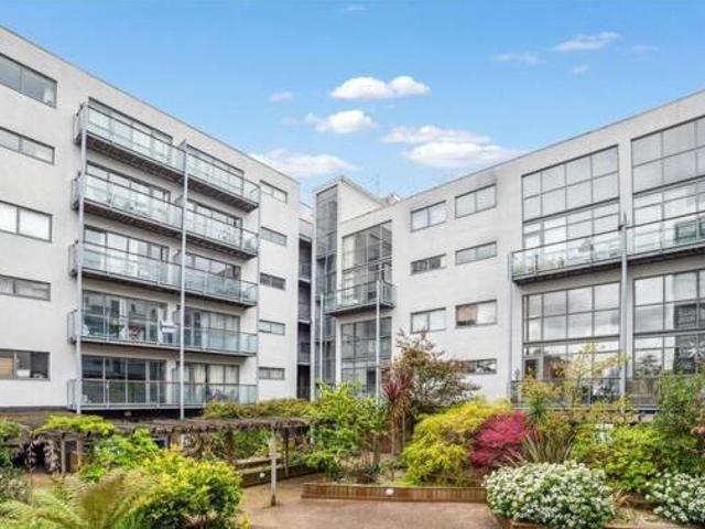 2 Bedroom Apartment For Sale In London
