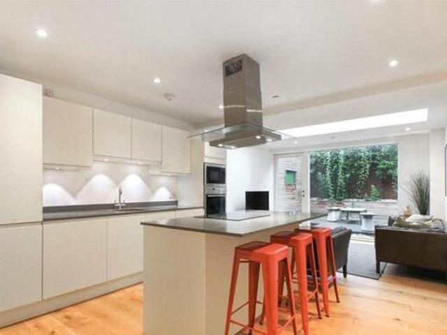 2 Bedroom Apartment For Sale In London