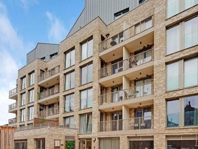 2 Bedroom Apartment For Sale In London
