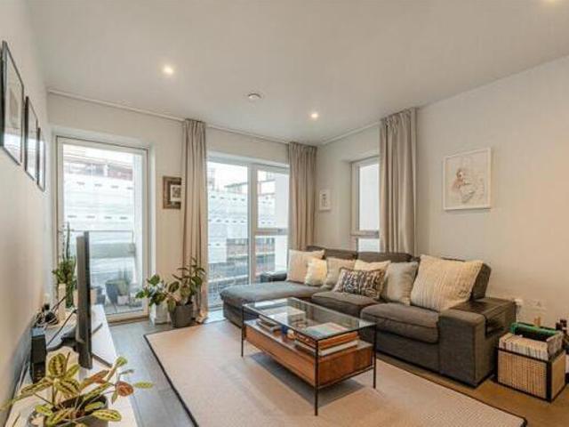 2 Bedroom Apartment For Sale In London
