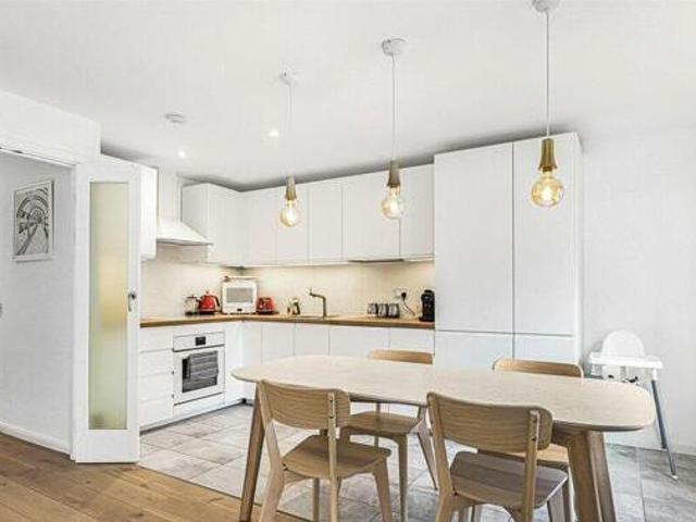 2 Bedroom Apartment For Sale In London