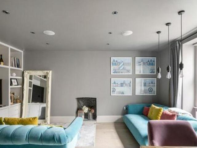 2 Bedroom Apartment For Sale In London