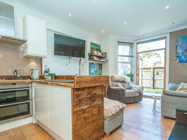 2 Bedroom Apartment For Sale In London