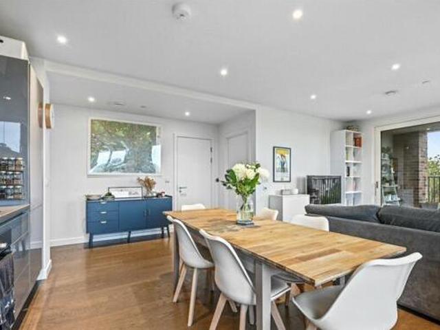 2 Bedroom Apartment For Sale In London