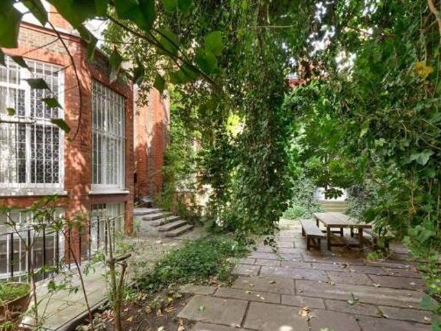 2 Bedroom Apartment For Sale In London