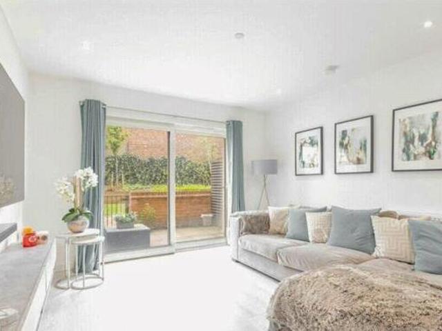 2 Bedroom Apartment For Sale In London
