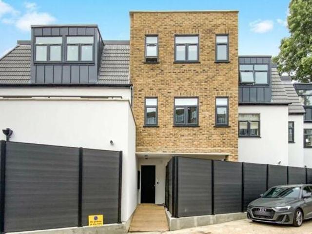 2 Bedroom Apartment For Sale In London