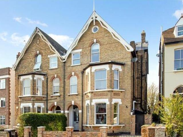 2 Bedroom Apartment For Sale In London