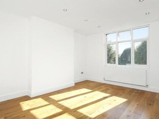 2 Bedroom Apartment For Sale In London