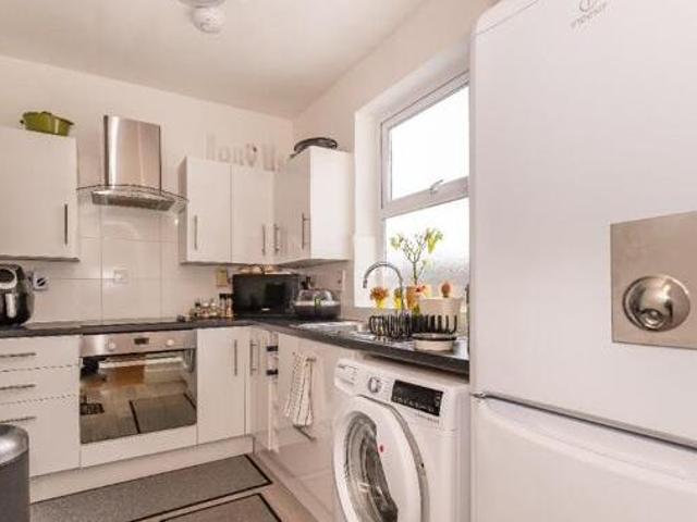 2 Bedroom Apartment For Sale In London