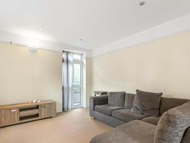 2 Bedroom Apartment For Sale In London