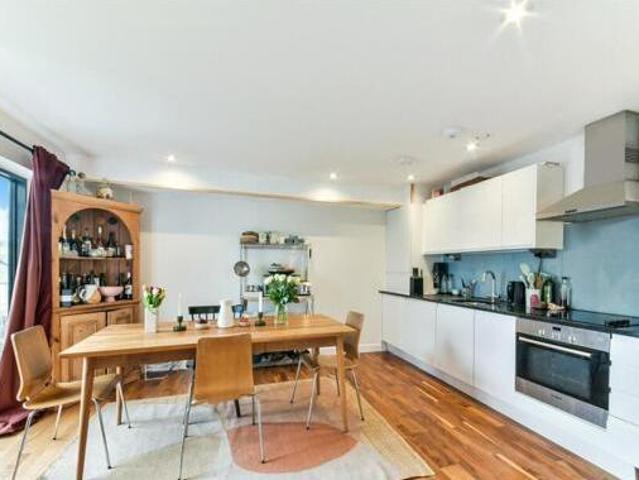2 Bedroom Apartment For Sale In London