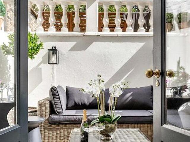 2 Bedroom Apartment For Sale In London