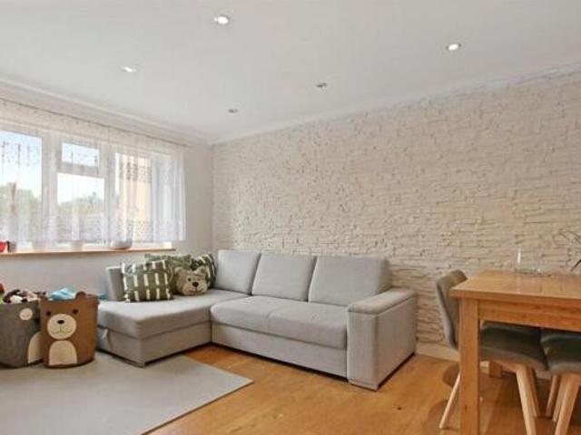 2 Bedroom Apartment For Sale In London