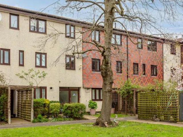 2 Bedroom Apartment For Sale In London