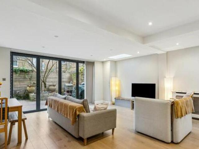 2 Bedroom Apartment For Sale In London