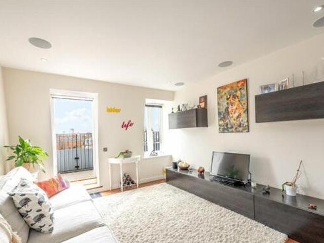 2 Bedroom Apartment For Sale In London
