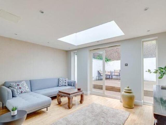 2 Bedroom Apartment For Sale In London