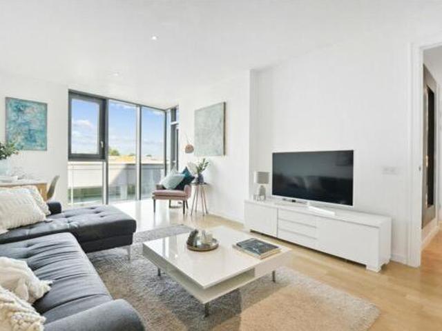 2 Bedroom Apartment For Sale In London