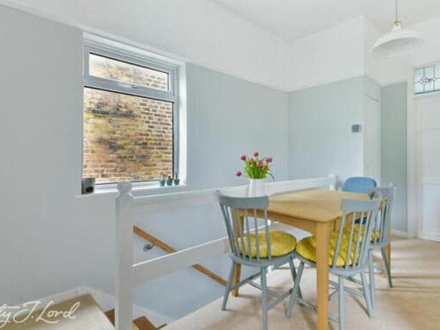 2 Bedroom Apartment For Sale In London