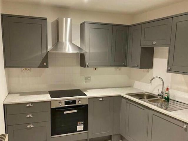 2 Bedroom Apartment For Sale In London