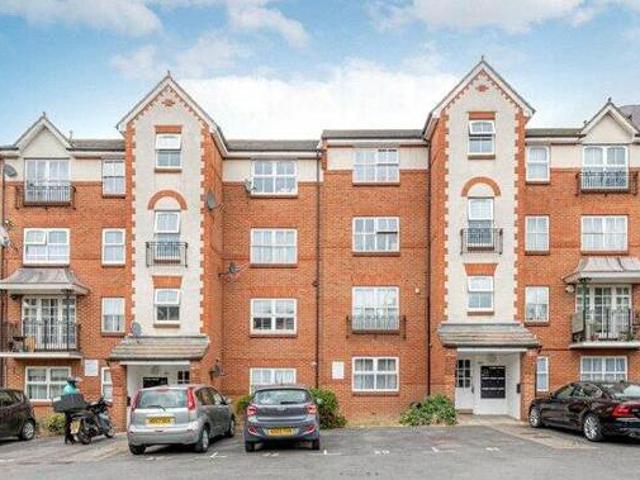 2 Bedroom Apartment For Sale In London
