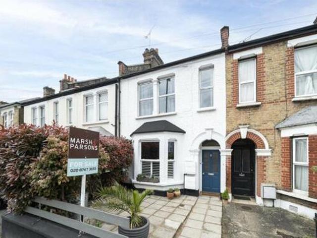 2 Bedroom Apartment For Sale In London
