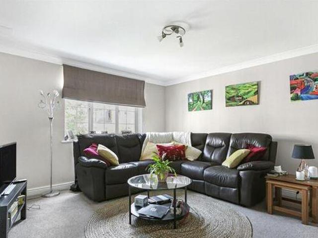 2 Bedroom Apartment For Sale In London
