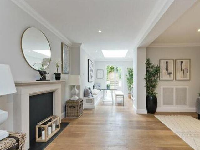 2 Bedroom Apartment For Sale In London, Uk