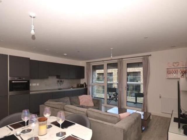 2 Bedroom Apartment For Sale In London, Essex