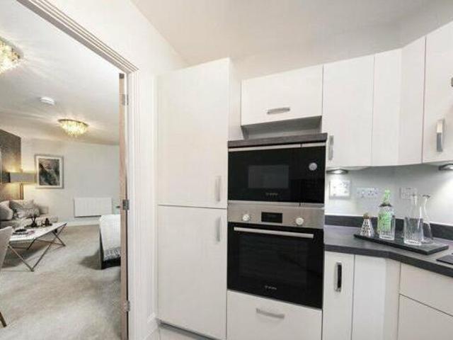 2 Bedroom Apartment For Sale In London Road, Knebworth