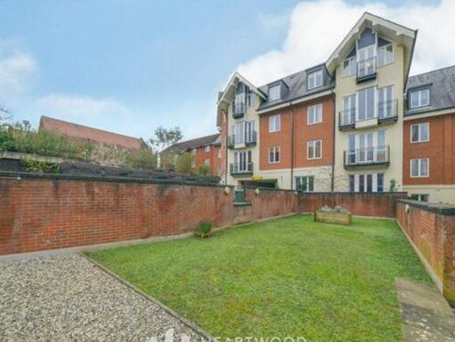 2 Bedroom Apartment For Sale In London Road, St. Albans