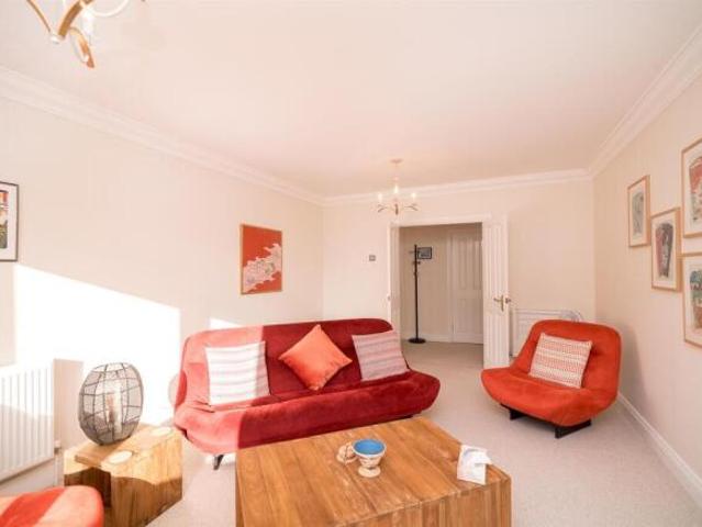 2 bedroom apartment for sale in London Road, St. Albans, AL1