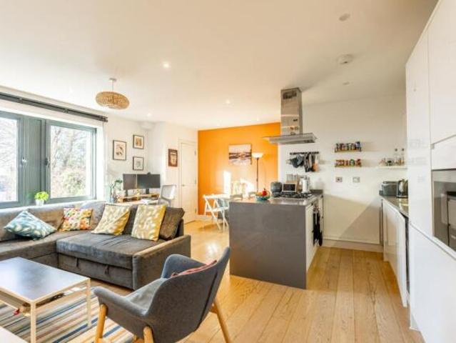 2 bedroom apartment for sale in London Road, St. Albans, Hertfordshire, AL1