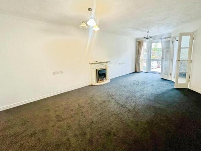 2 bedroom apartment for sale in Long Lane, Upton, Chester, Cheshire, CH2
