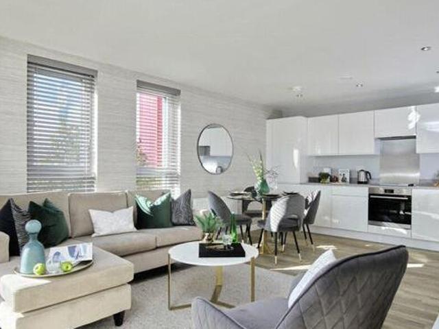 2 Bedroom Apartment For Sale In Longcross, Surrey