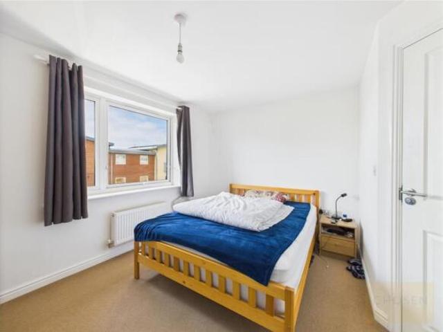 2 bedroom apartment for sale in Longhorn Avenue, Gloucester, GL1