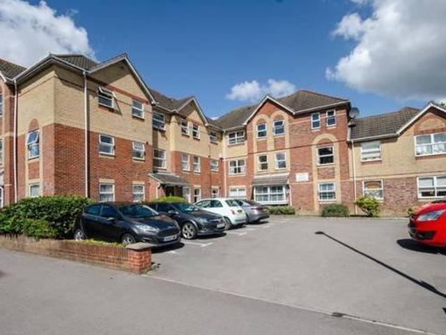 2 bedroom apartment for sale in Lower Northam Road Hedge End Southampton SO30
