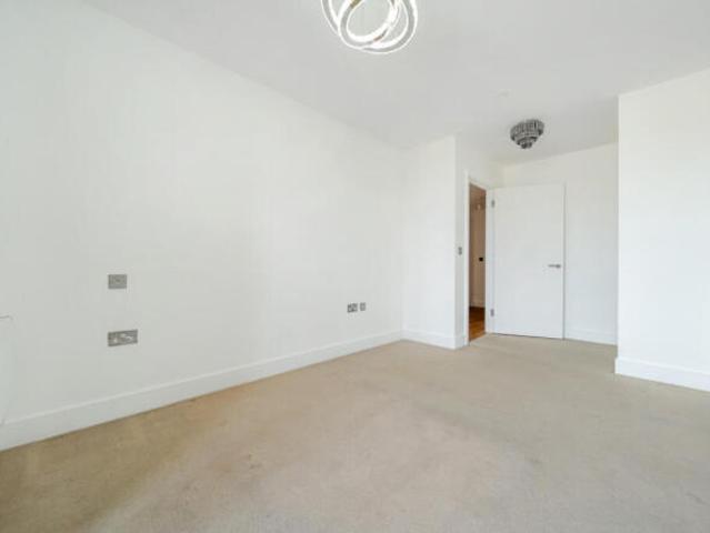 2 bedroom apartment for sale in Love Lane, Woolwich, SE18