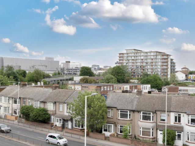 2 bedroom apartment for sale in Pulse Court, Maxwell Road, Romford, RM7