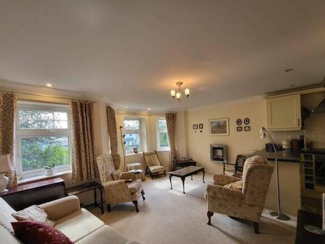 2 bedroom apartment for sale in Pye Road Heswall Wirral CH60
